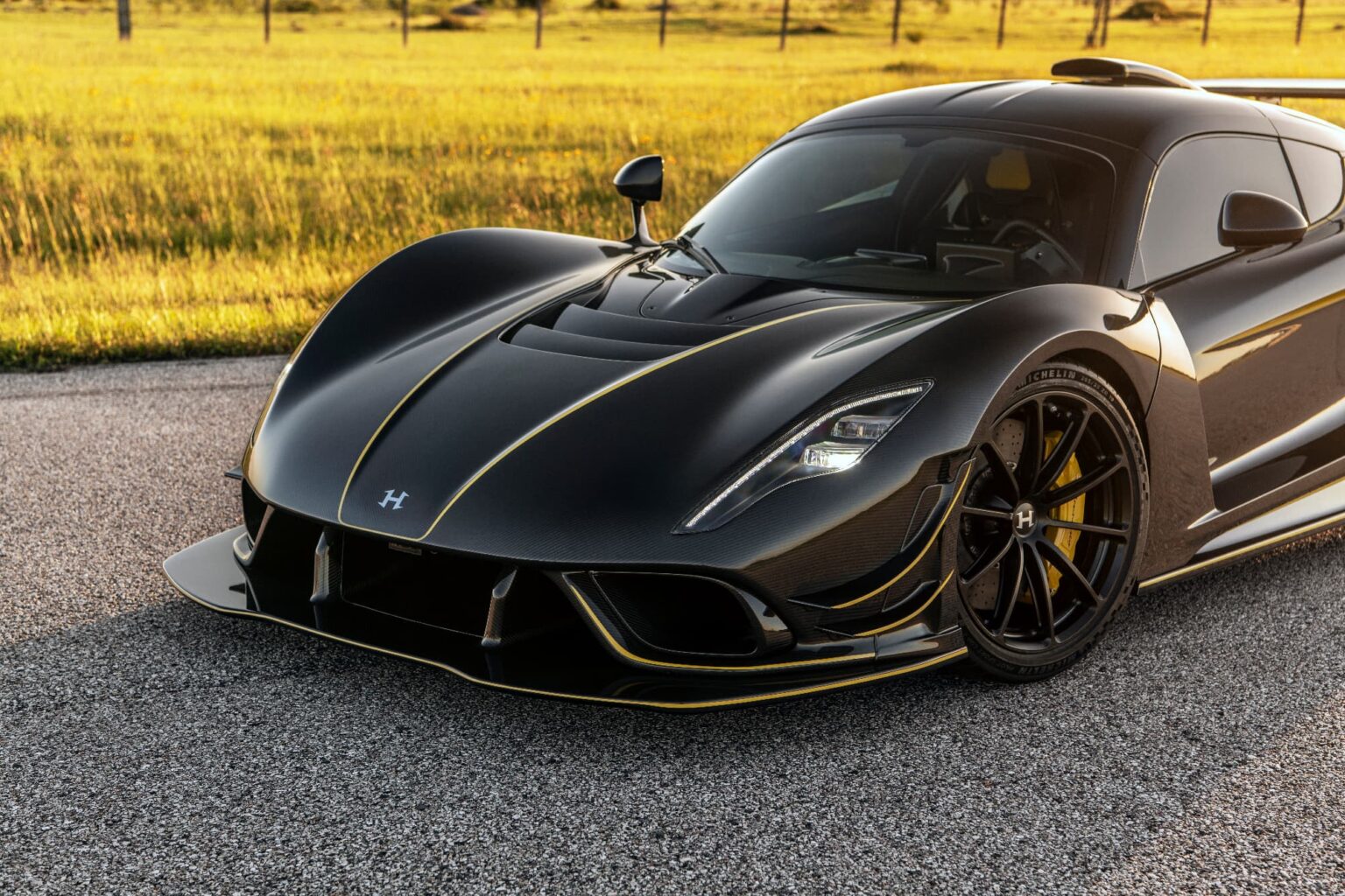 Hennessey Reveals Stunning Venom F5 'Revolution Roadster' Hypercar in ...